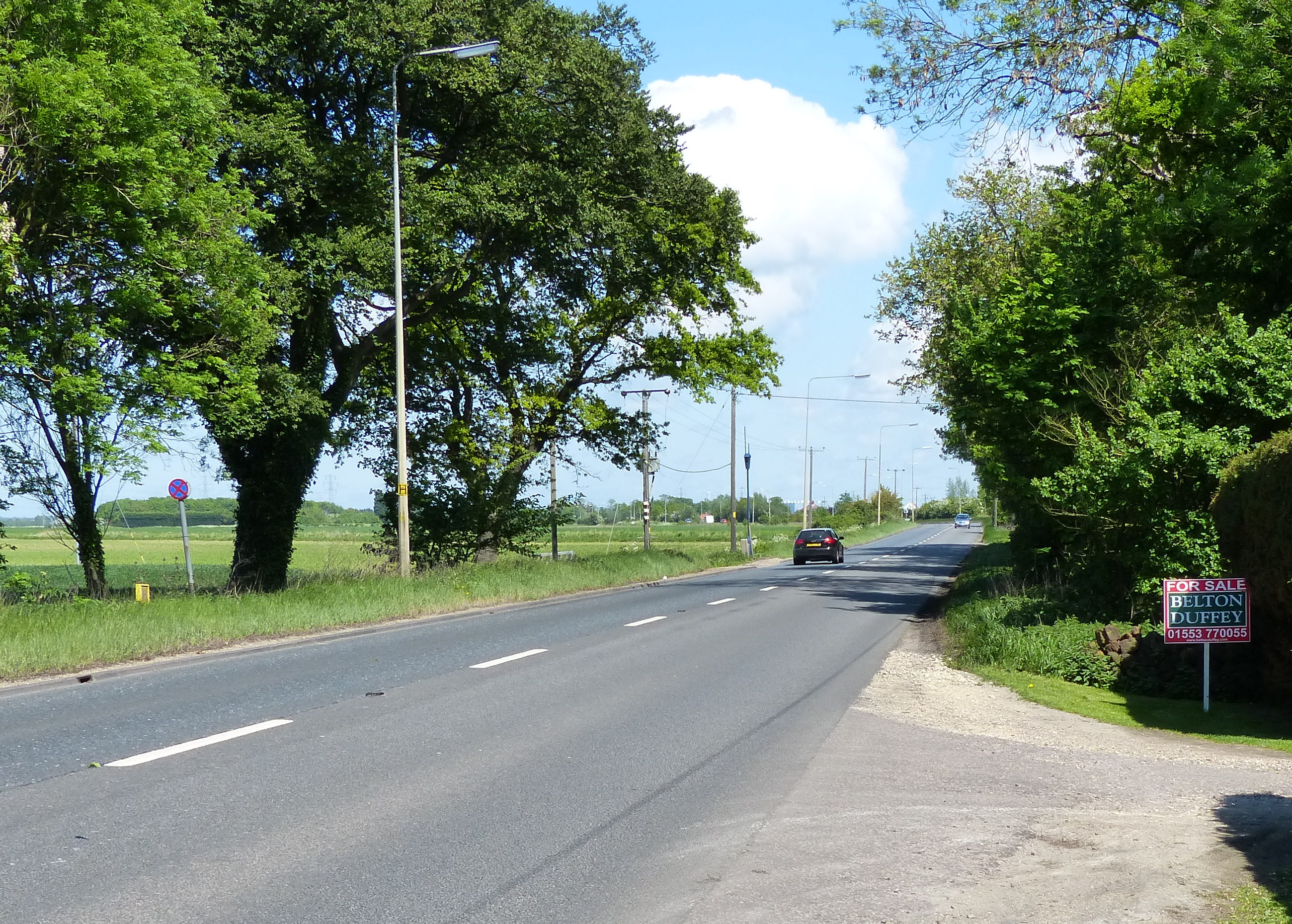 File:East along the A47 Pullover Road - geograph.org.uk - 3653227.jpg ...
